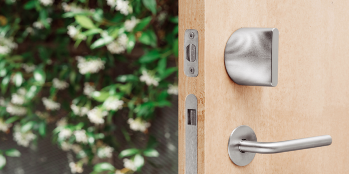 Friday Labs’ New Smart Lock is the World’s Smallest | Geartide